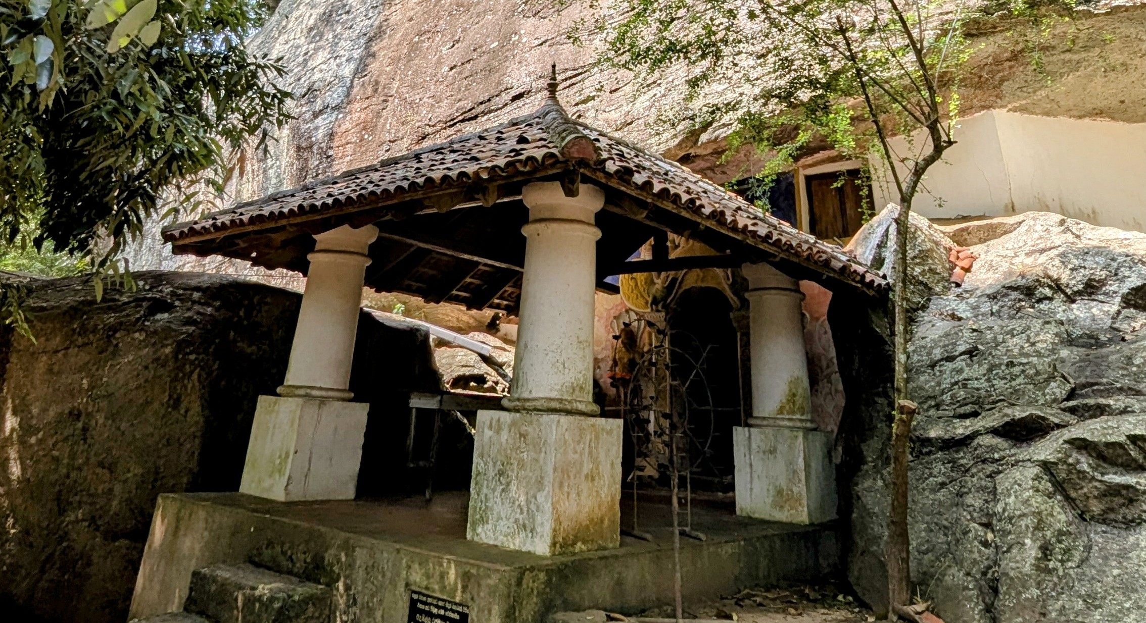 Ambilla Rajamaha Viharaya - Visit Matale
